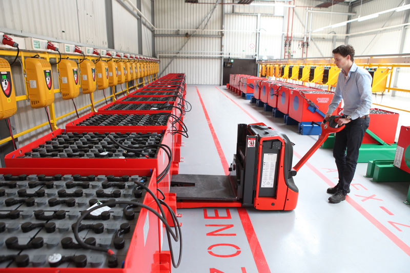 Voestalpine Polynorm BV stapt over op elektrotrucks | Motrac