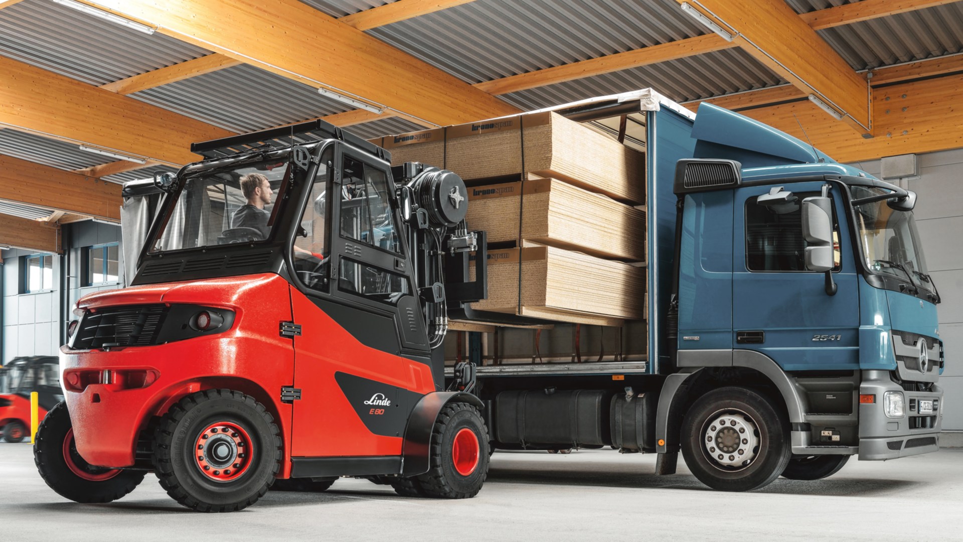 De E-volutie: 50 jaar elektrische Linde heftrucks | Motrac